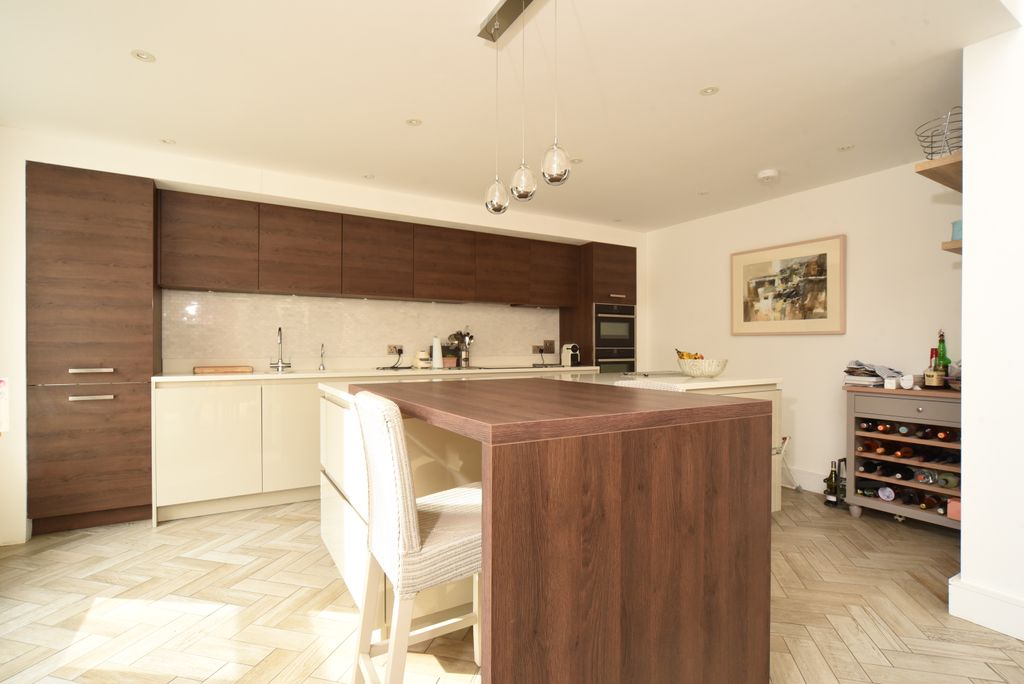 Sustainable Kitchens: 18 Eco-Friendly Ideas | Homebuilding