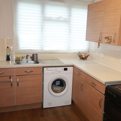 See how a savvy DIY-er transformed a dull, wooden kitchen with £3 paint ...