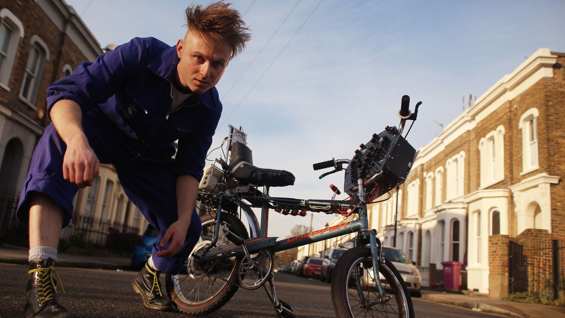 Look Mum No Computer: “My 1,000 oscillator megadrone was challenging ...