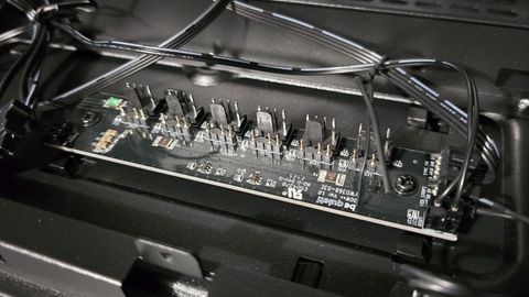 Be Quiet Light Base 600 LX Case Review: Innovative design, lackluster ...