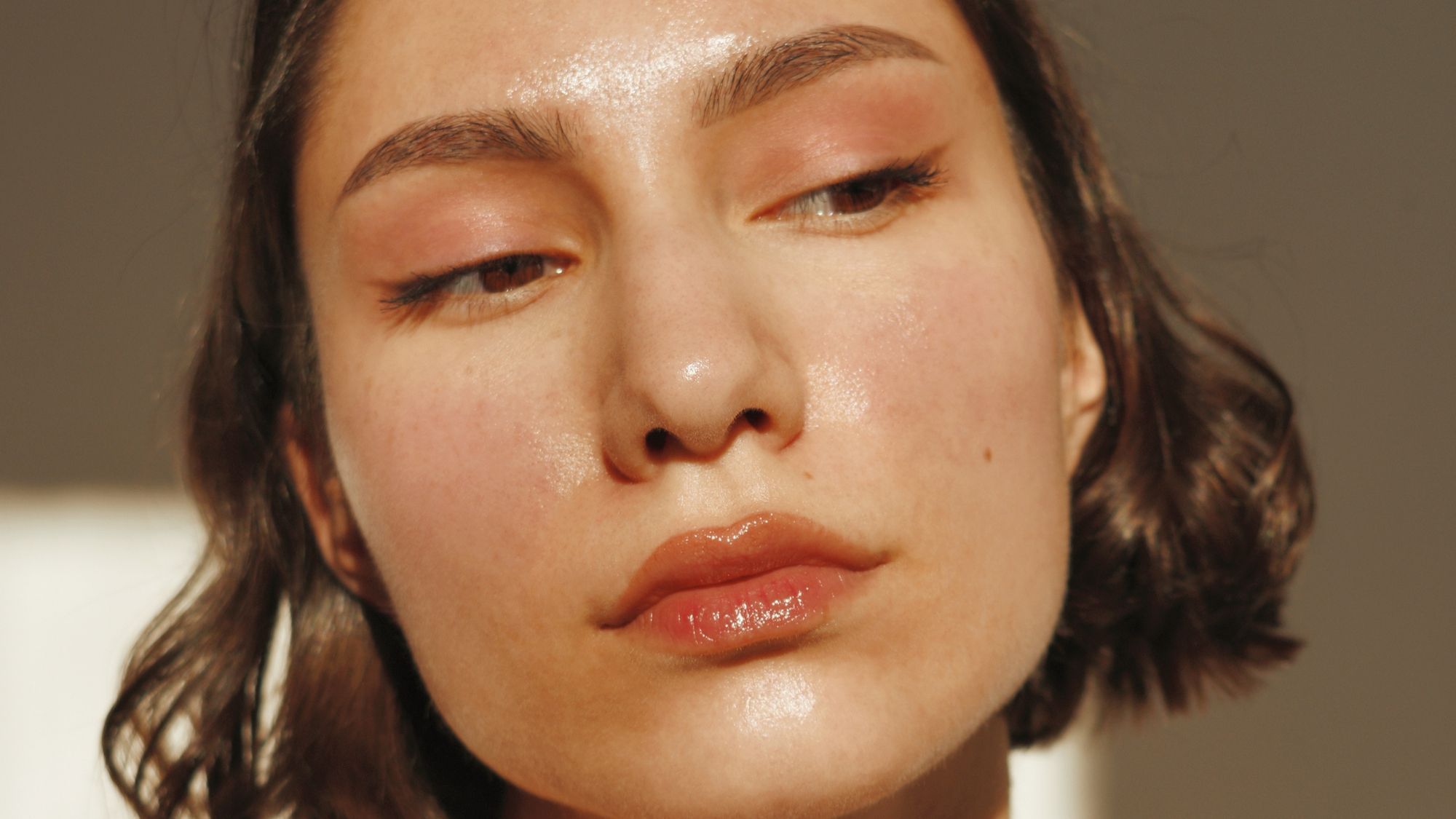 4 reasons we should all use tea tree oil for acne treatment | Marie ...