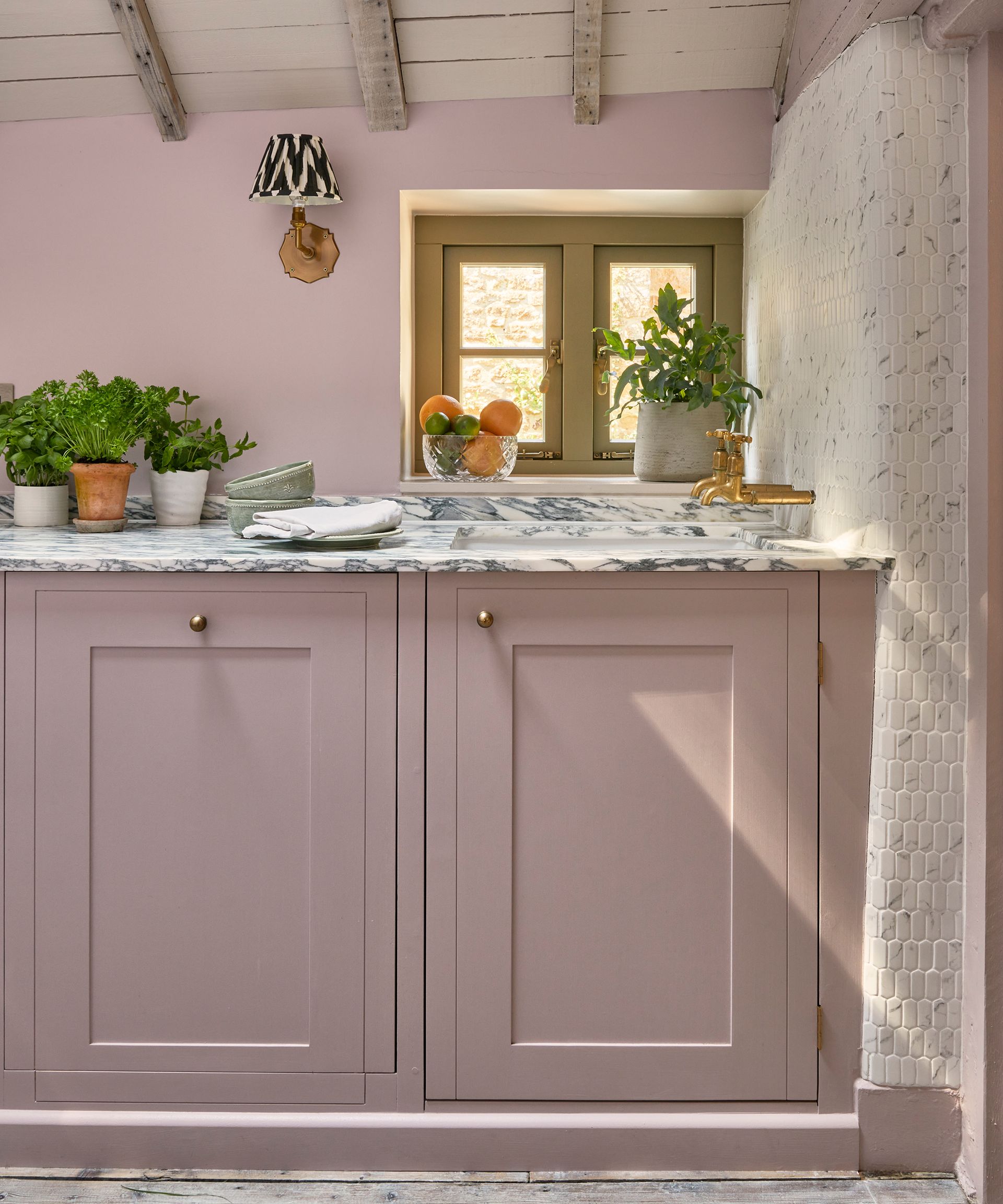 6 on-trend kitchen wall lighting ideas to add ambience | Ideal Home