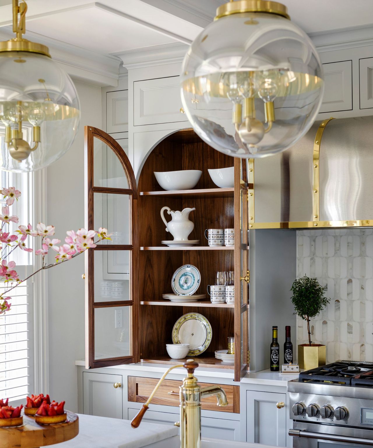 Arched kitchen cabinets are trending – this is why they're the perfect ...