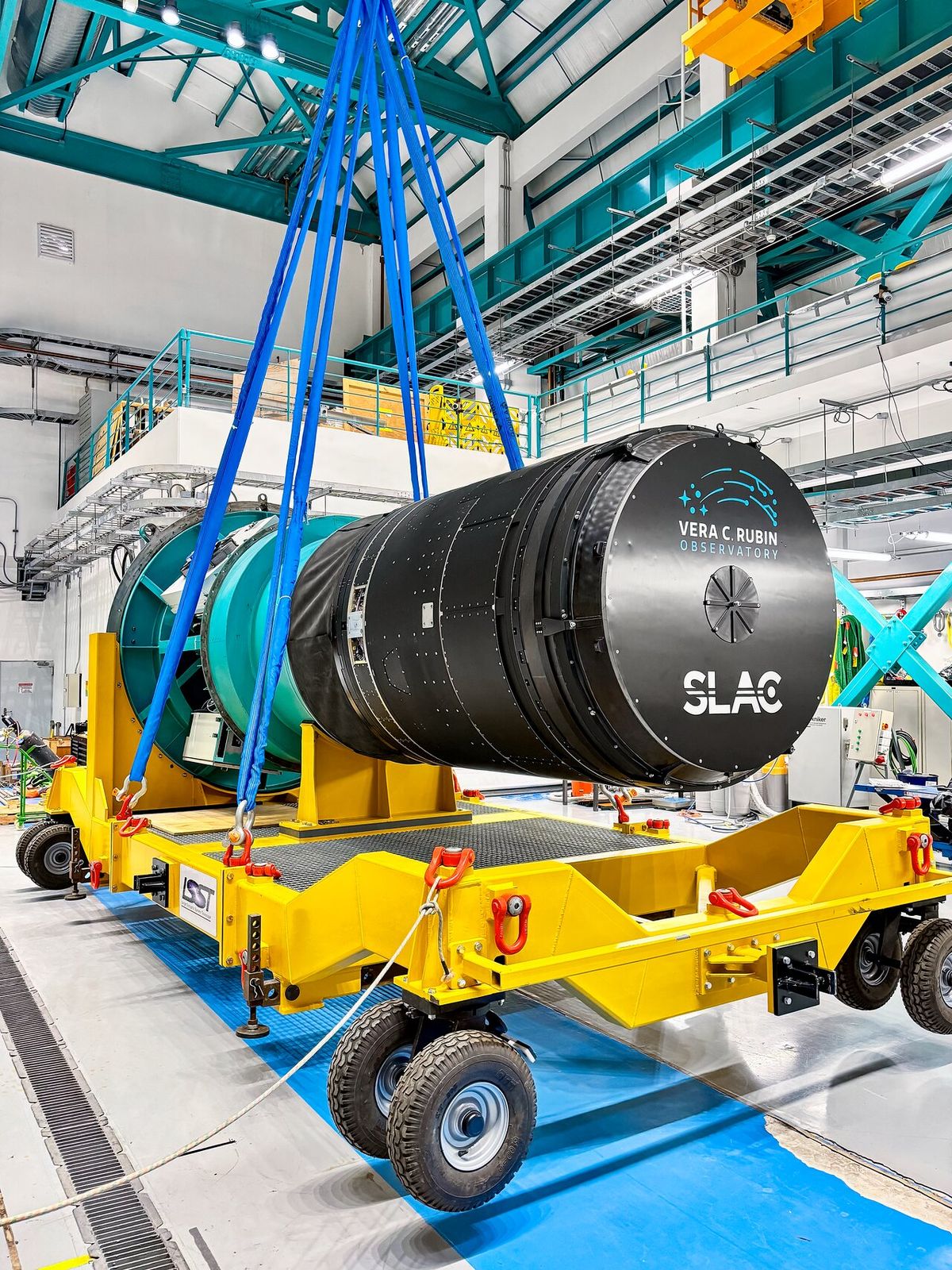 The car-sized camera that can see a golf ball from 15 miles away is ...