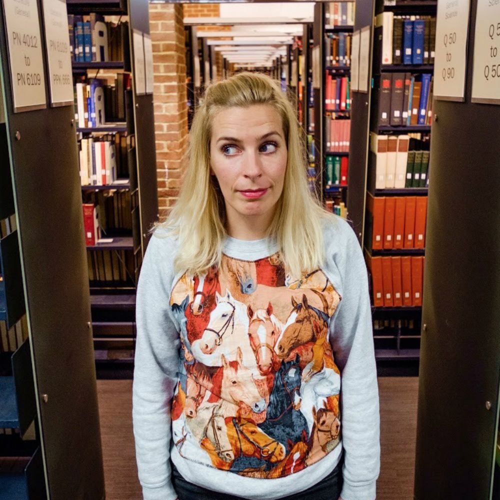 Sara Pascoe British Female Comedian: Literary Salons | Marie Claire UK