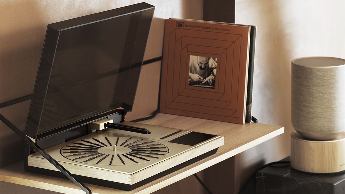 This retro record player might just be the most beautiful turntable in ...