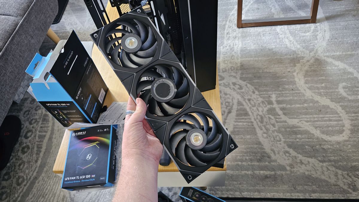 Hands-On: Lian Li's LCD Screen fans turn heads and are surprisingly ...