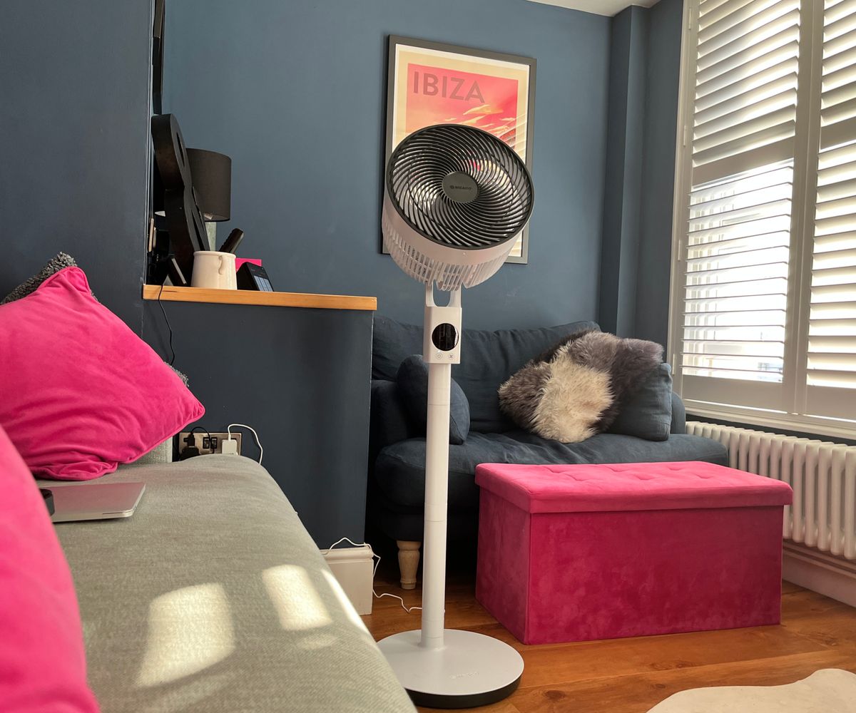 Air conditioning vs fan: How to choose | Homebuilding