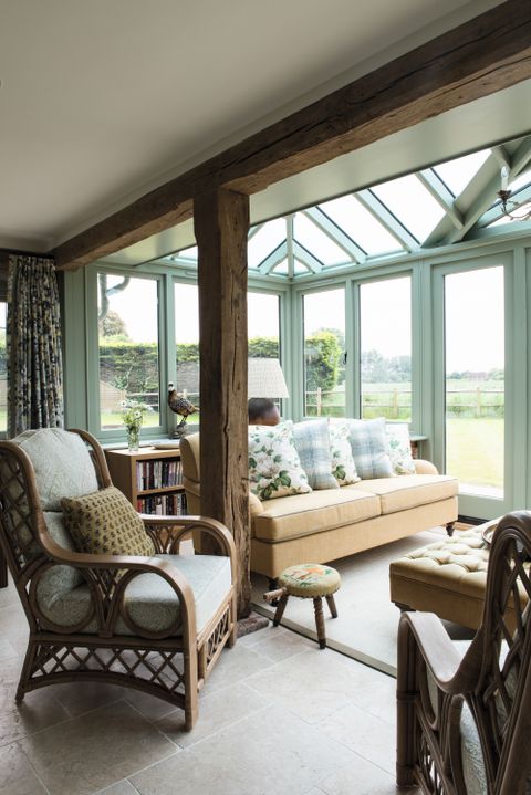 13 Conservatory Flooring Ideas for Use Throughout the Year | Homebuilding