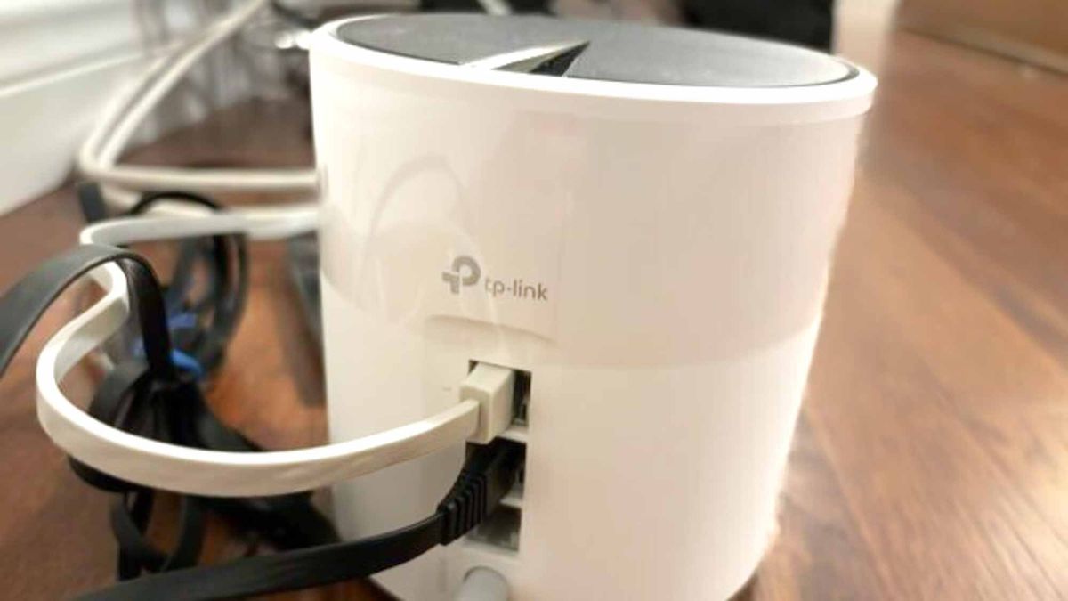I helped my uncle upgrade to a mesh Wi-Fi system — here’s how I did it ...