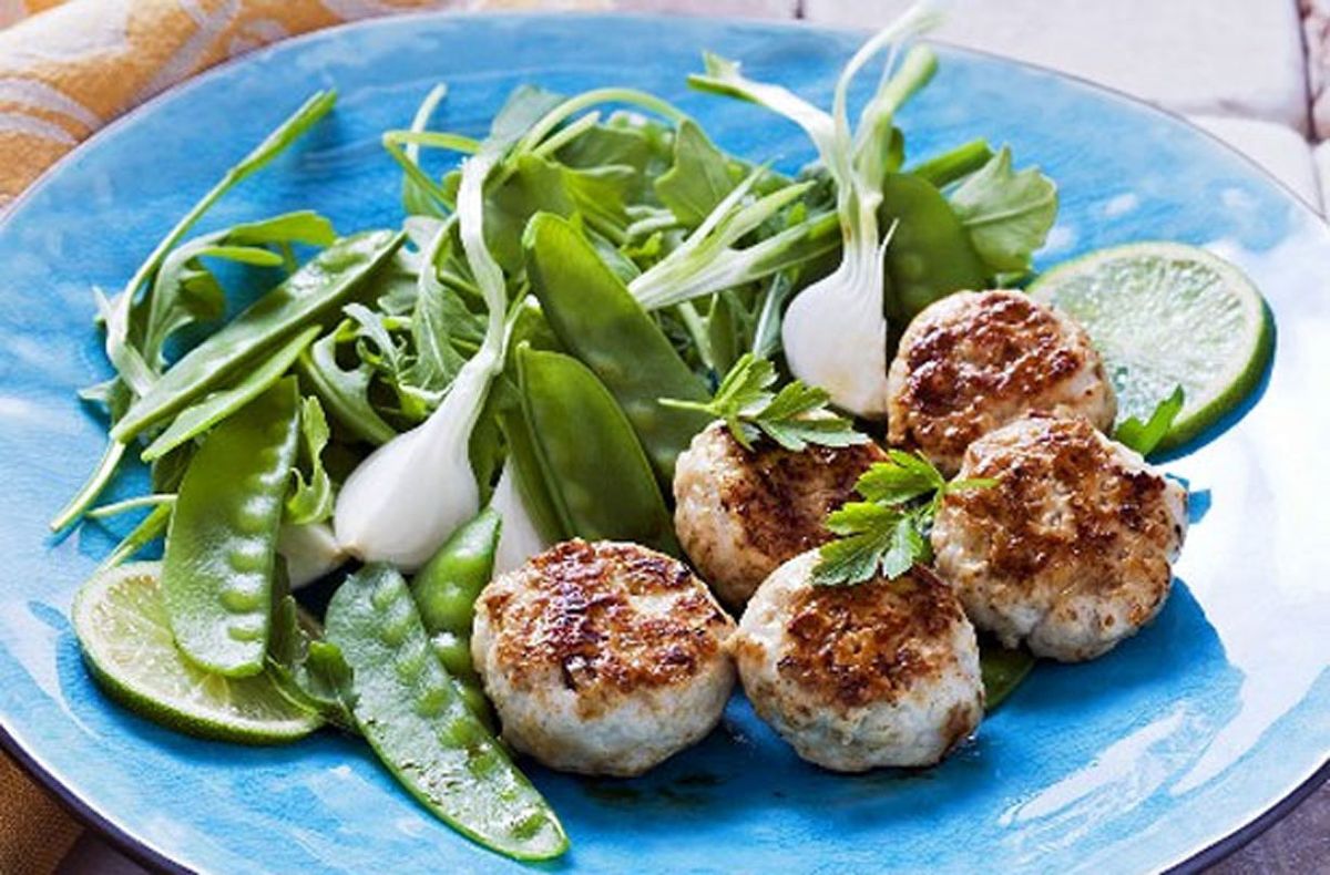 Mini chicken burgers | Dinner Recipes | GoodtoKnow