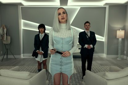 The Usher Family Tree in 'The Fall of the House of Usher,' Explained ...