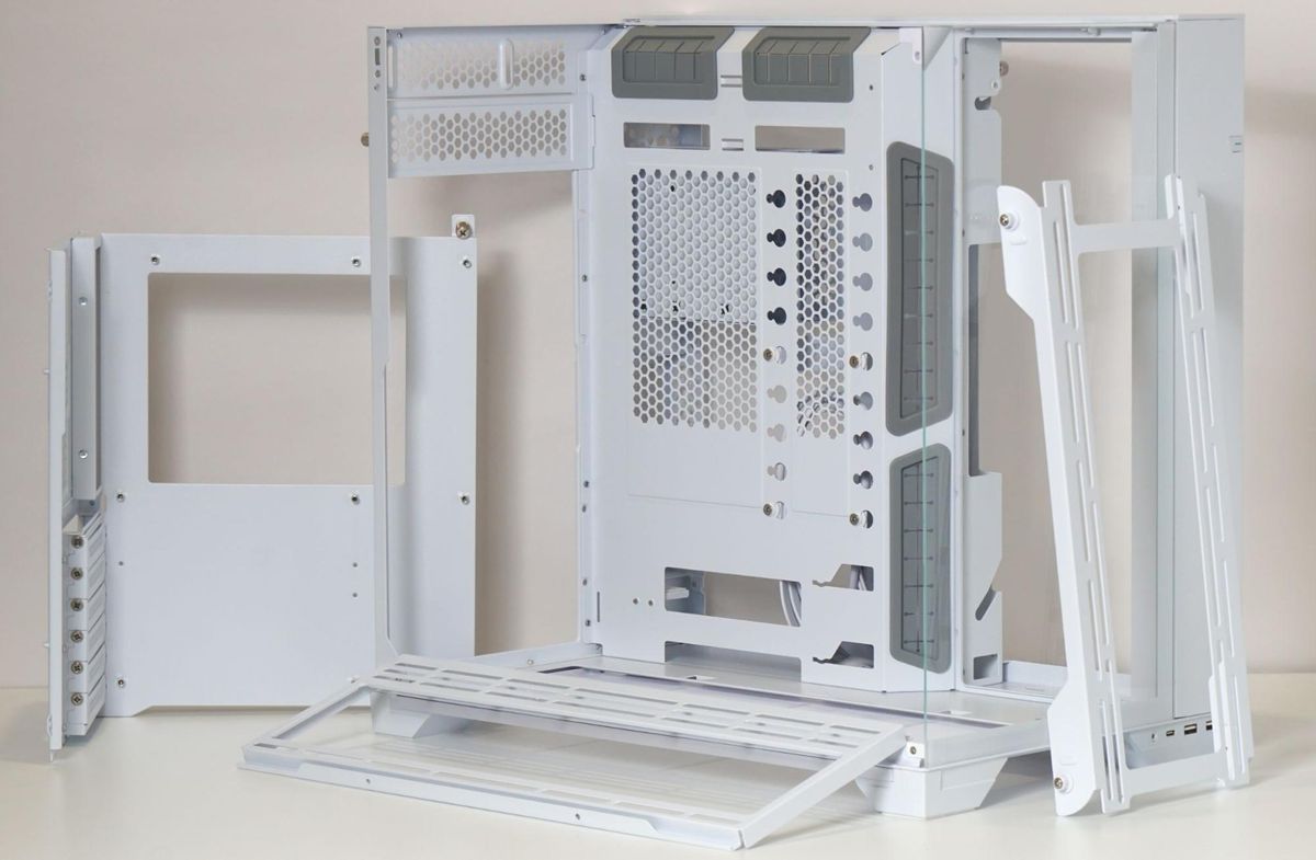 Lian Li O11 Vision Review: Through Tempered Glass, Darkly | Tom's Hardware