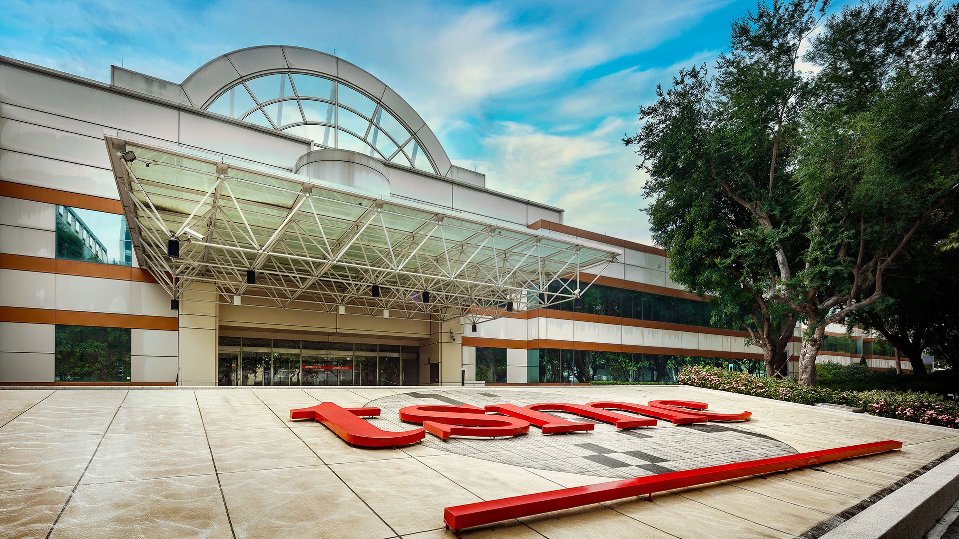 Taiwanese govt clears TSMC to make 2nm chips abroad — country lowers its 'Silicon Shield' | Tom ...