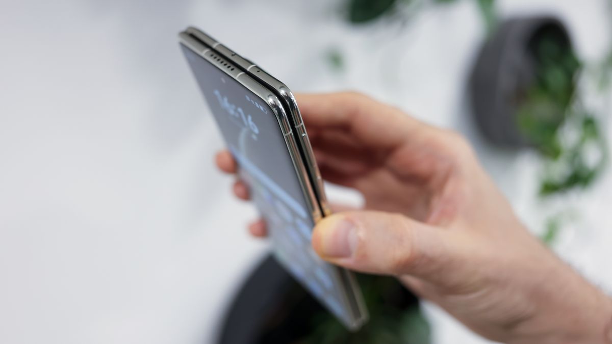 Huawei's Mate X6 is the first variable aperture foldable smartphone – I ...