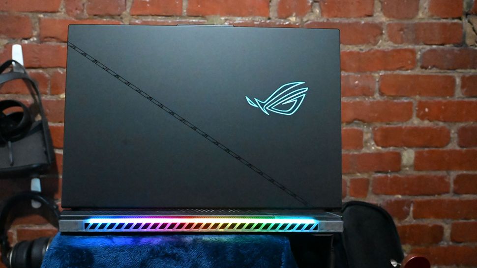 Asus ROG Strix Scar 18 review: A gaming kingslayer | Laptop Mag