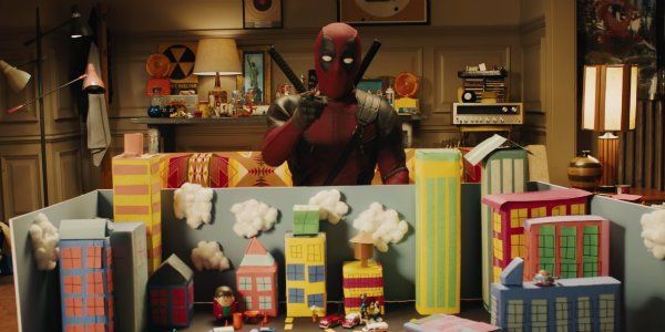 Ryan Reynolds Visited A Bunch Of Sick Kids Dressed As Deadpool ...