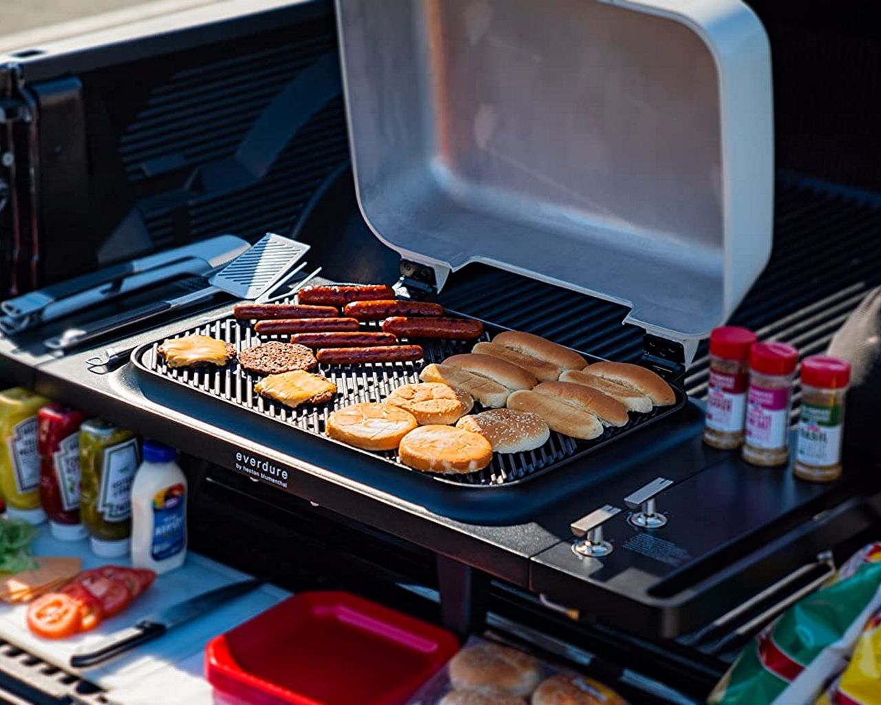 Gas grill safety tips for fun and fuss-free summer cookouts | Livingetc