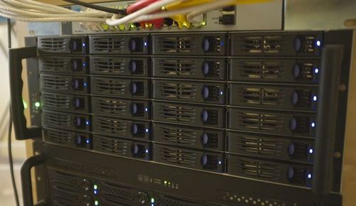 Qnap's Tiny Portable NAS Crams in Four SSDs and Dual 2.5GbE | Tom's ...