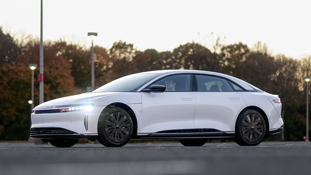 I drove a Lucid Air Pure EV for a week and I was blown away — here's ...