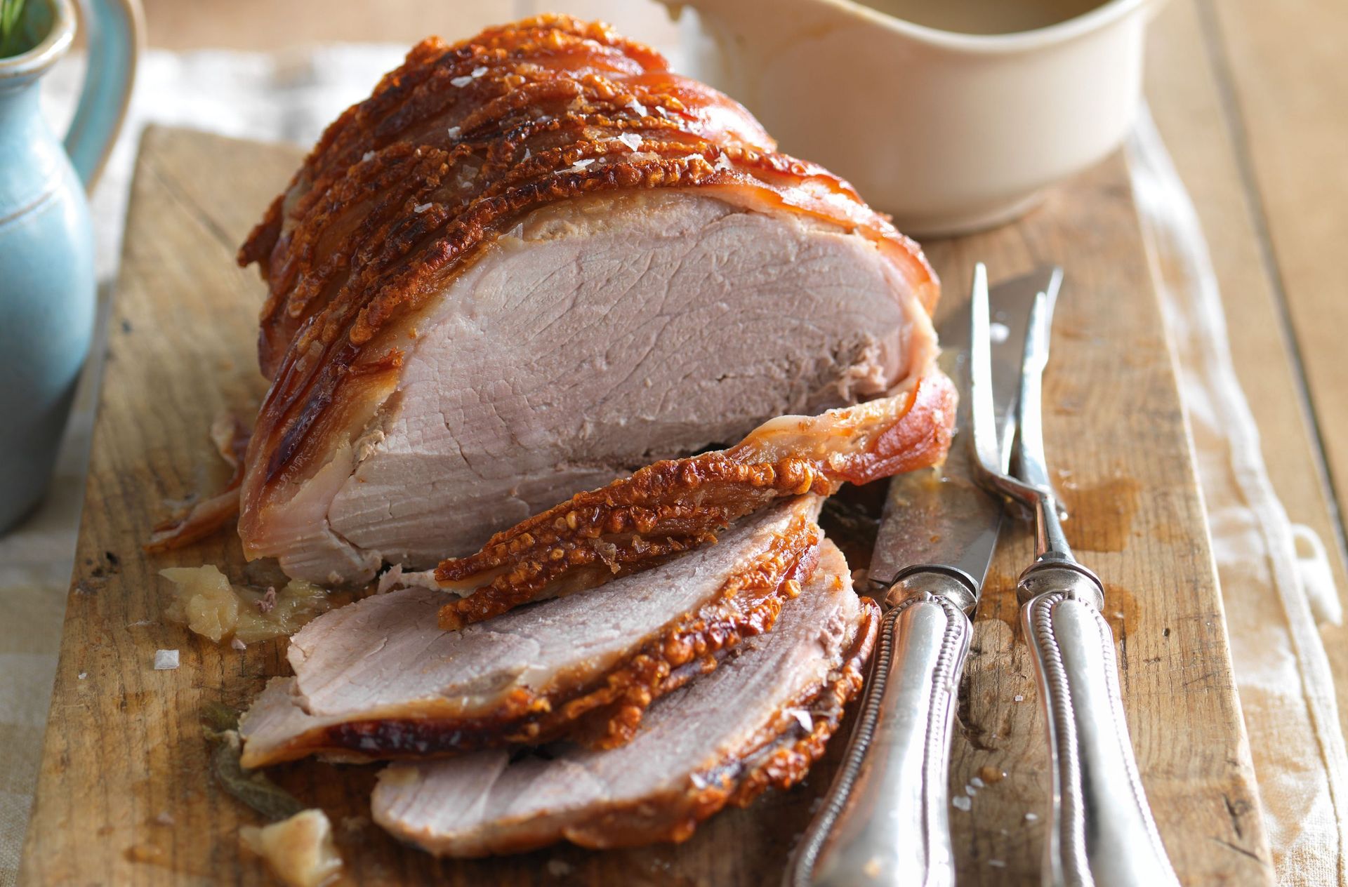 How to roast pork with crackling - including the optimum roast pork ...