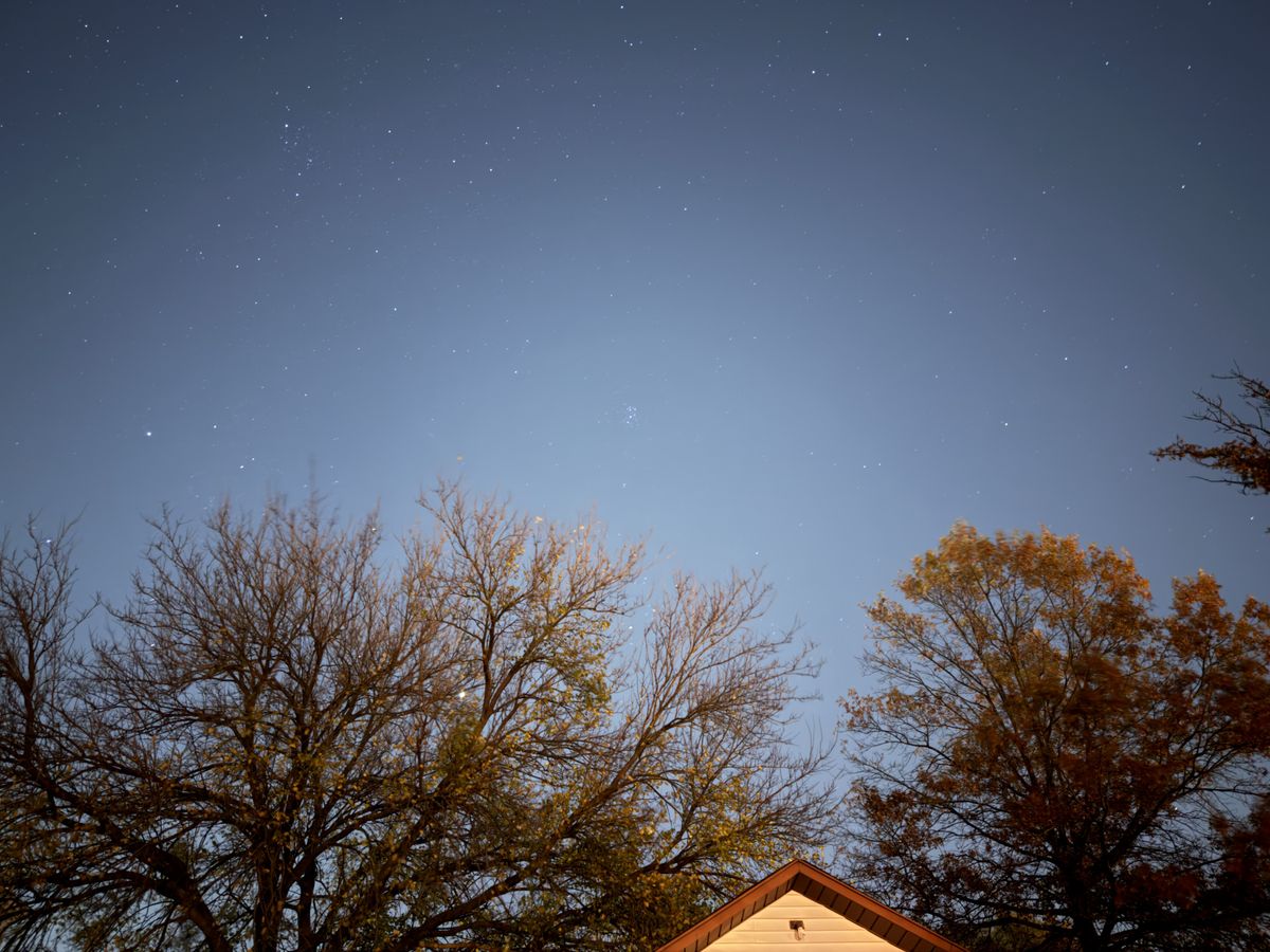 I tried astrophotography on my iPhone 16 Pro Max to shoot galaxies ...