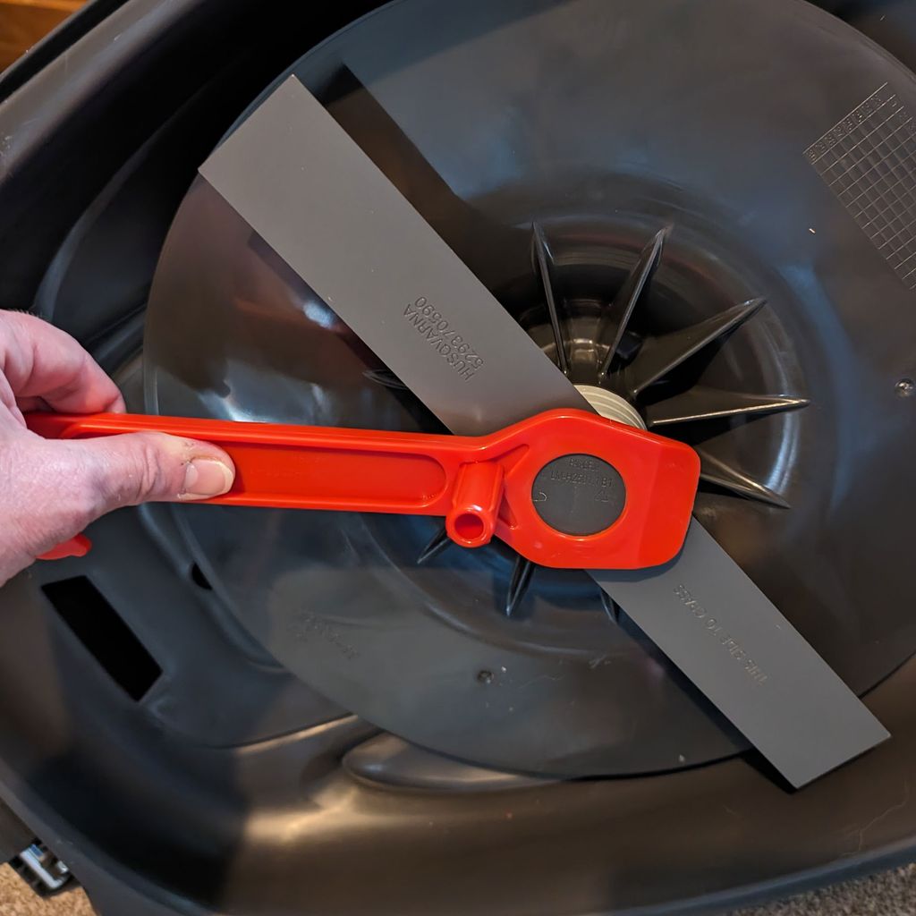 Flymo Easiglide 300v Electric Hover lawnmower review | Ideal Home