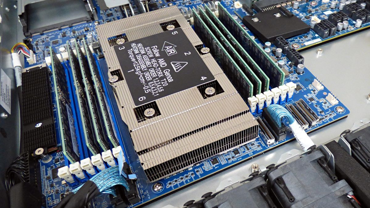 Broadberry CyberServe EPYC EP1 112-4NVMe-G G4 review | ITPro