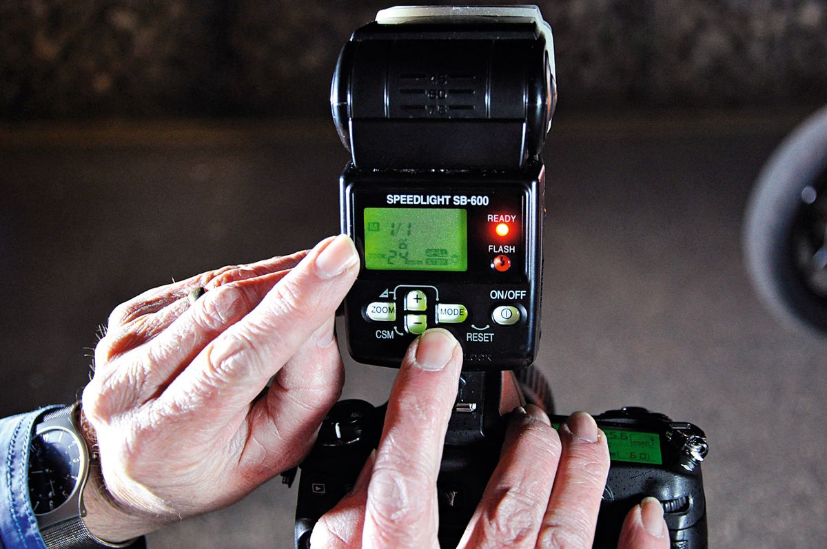 Rear curtain sync: create light streak photography with second curtain ...