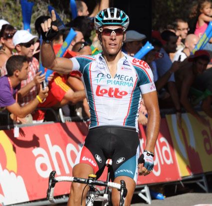 Gilbert attacks to win Vuelta stage three and take race lead | Cycling ...