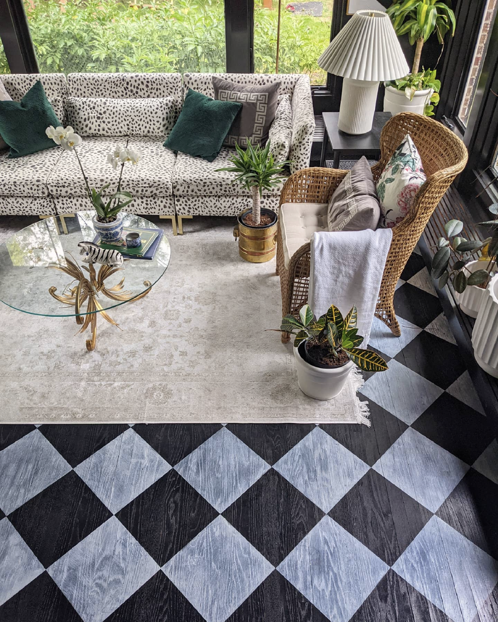 How to paint classic checkerboard floors: One DIYer shares how to get ...