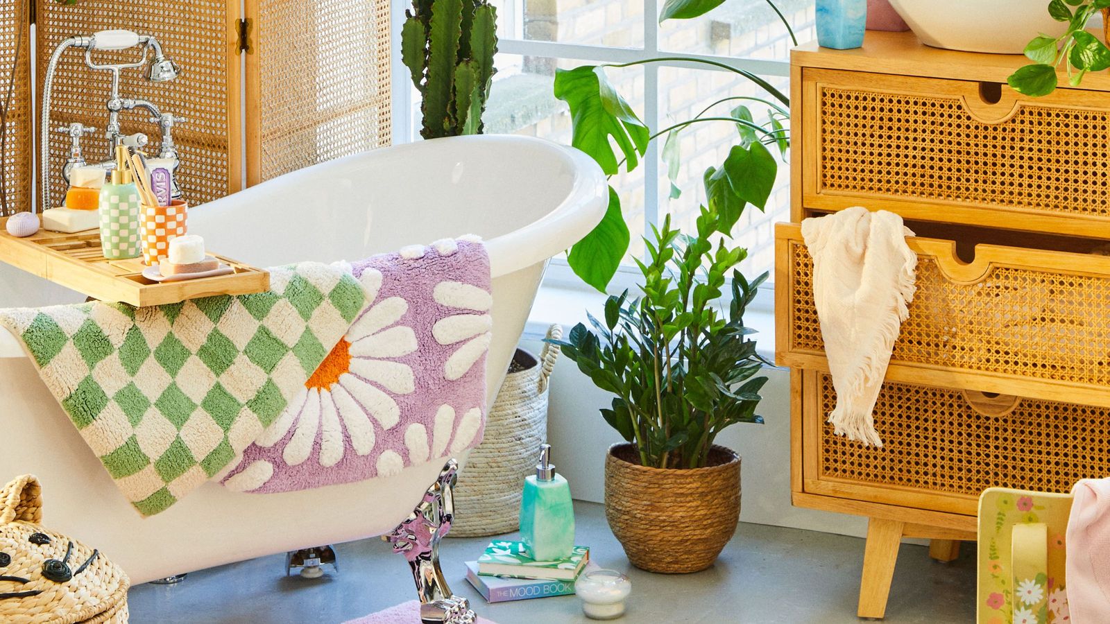 Bring the Y2K trend home with these 12 Urban Outfitters organization ...