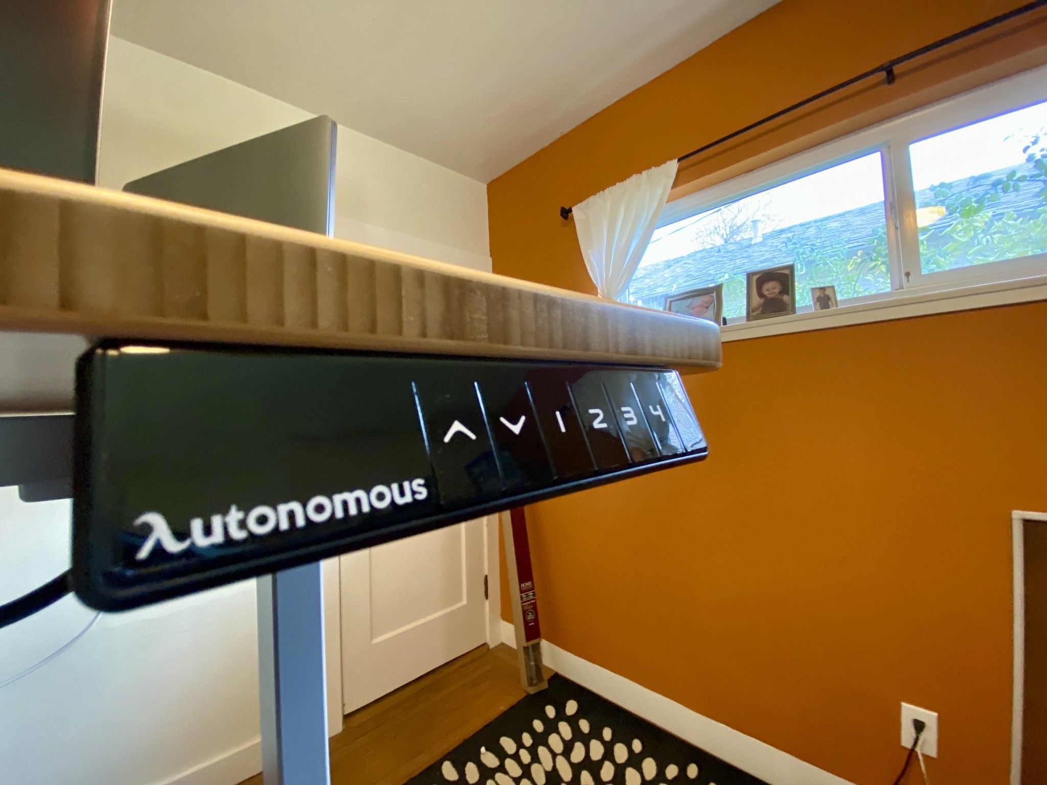 This Autonomous standing desk keeps me from getting stiff when I work ...