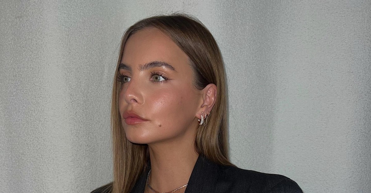 Bronzer vs. Contour: The Difference and How to Use Them Both | Who What ...