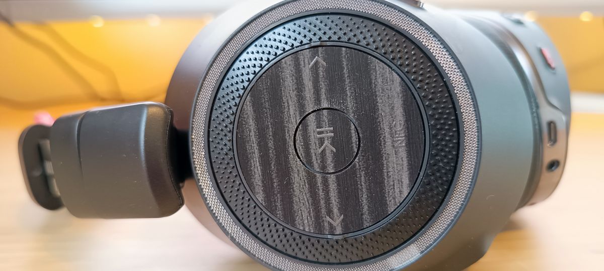 Poly Voyager 8200 UC review: ANC headphones uphold Plantronics heritage ...