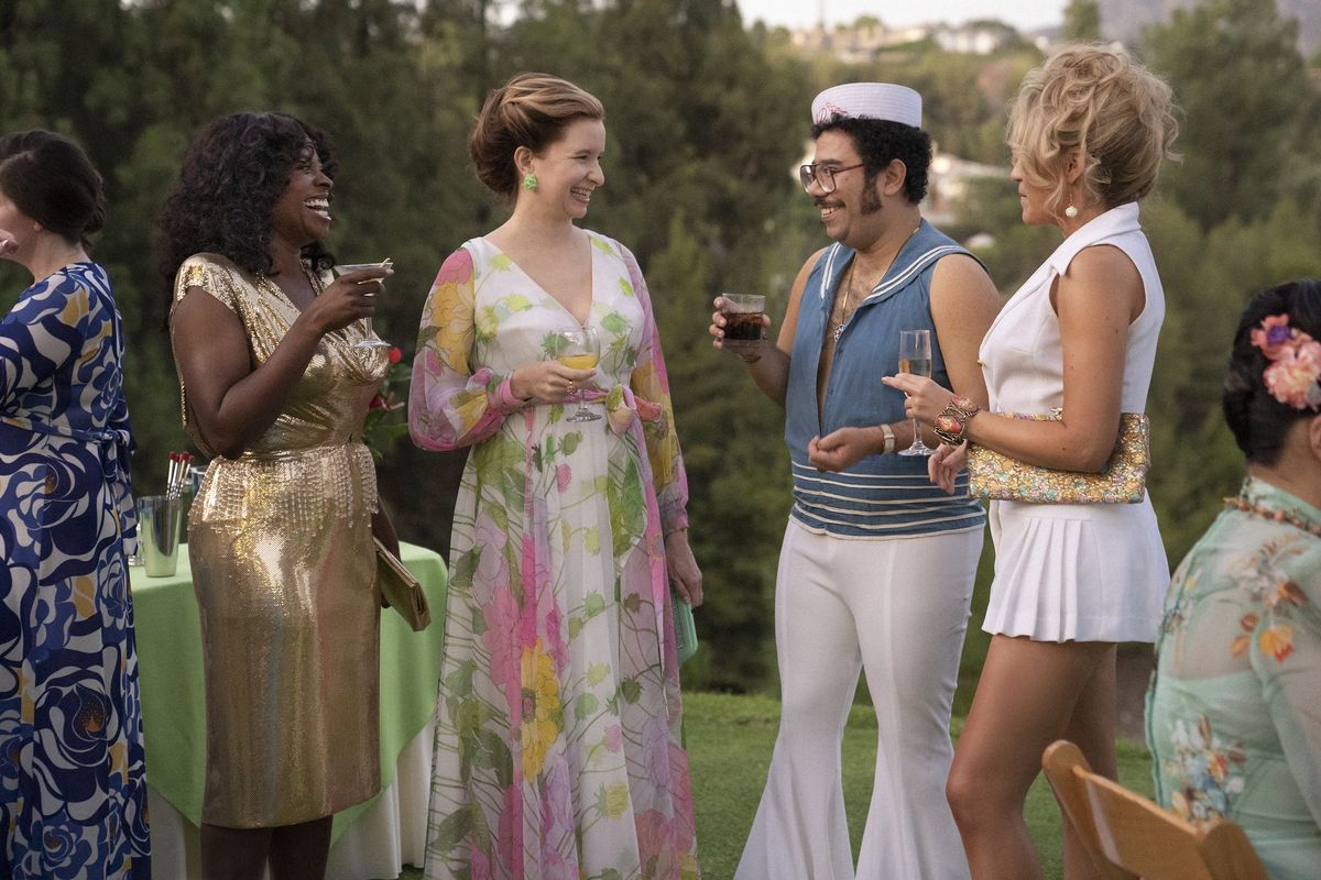 Minx season 1 episode 2 review: Minx visits the country club | What to ...