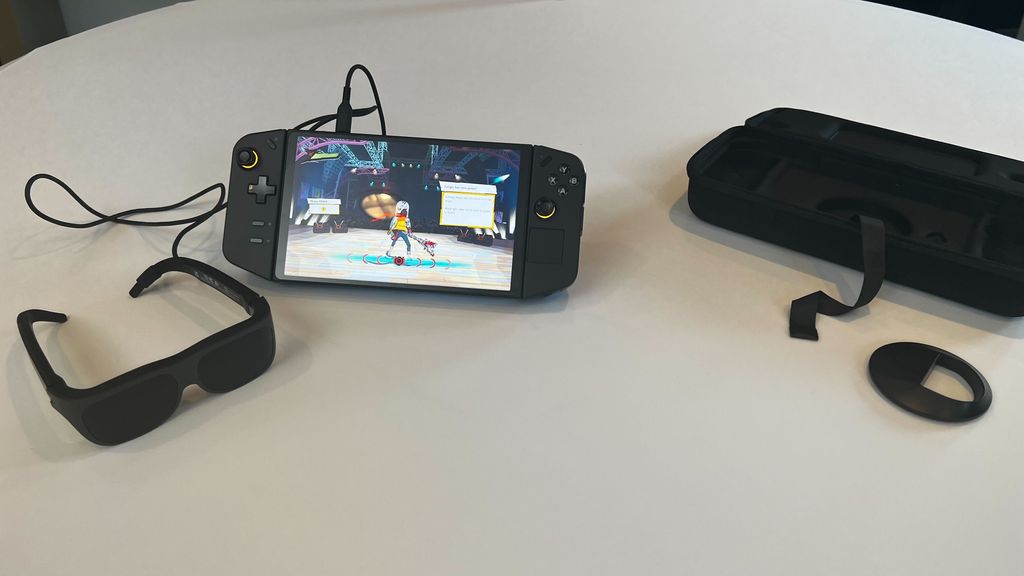 Hands-on: The Lenovo Legion Go can turn one of its controllers into a ...