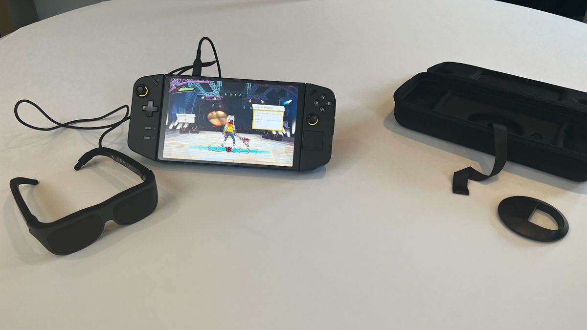 Hands-on: The Lenovo Legion Go can turn one of its controllers into a ...