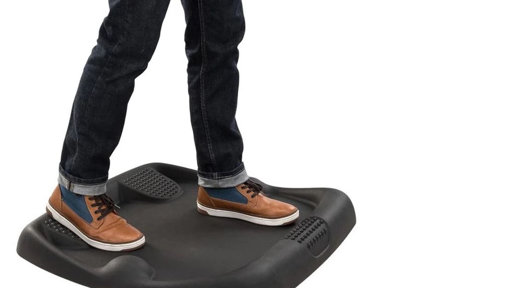 The biggest upgrade I made this year was a robot desk | PC Gamer