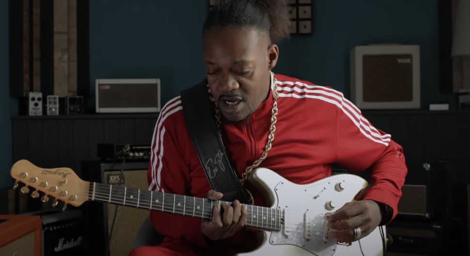 Eric Gales gives a guided tour of his live and studio rig, and shows ...