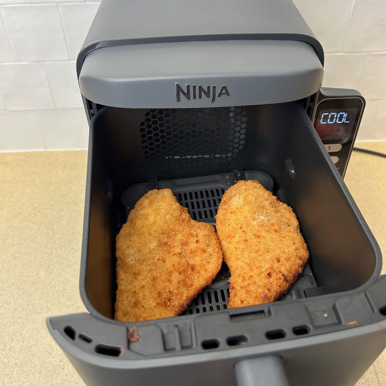 Can you use cooking sprays in an air fryer? | Ideal Home