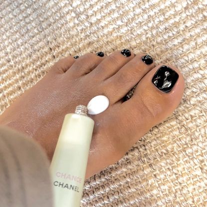 4 October Pedicure Colours That Stylish People Are Wearing This Month ...