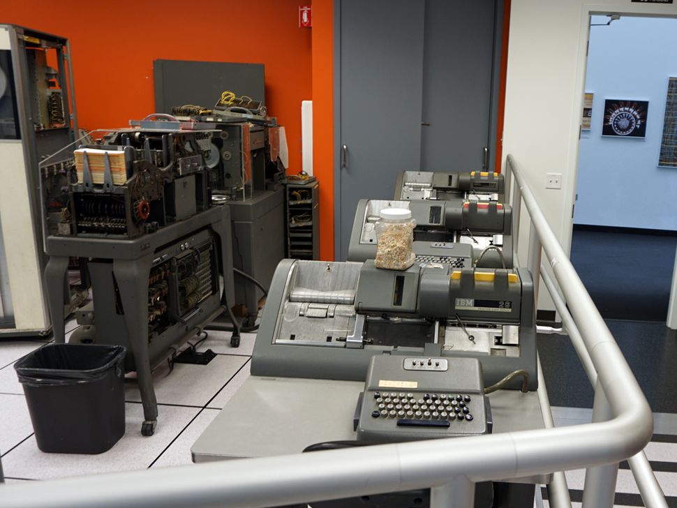 IBM Starts Making Computers (1953) - A Computer History Timeline