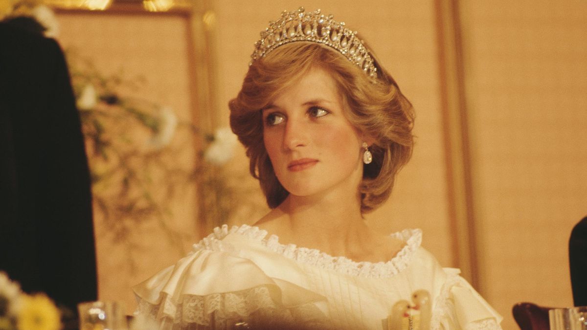 The little-known fact behind Princess Diana’s favourite tiara | Marie ...