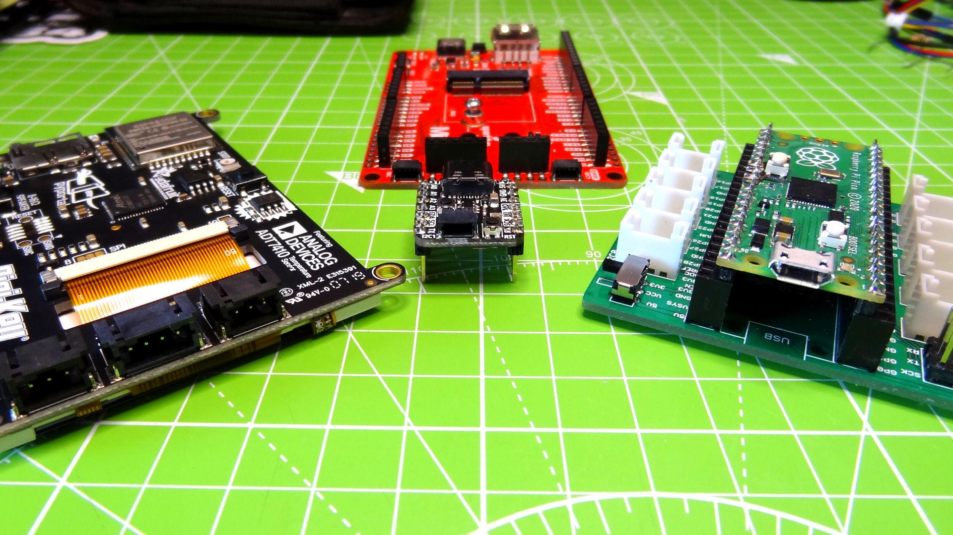 Stemma, Qwiic and Grove Connectors: Which is Right for You? | Tom's ...