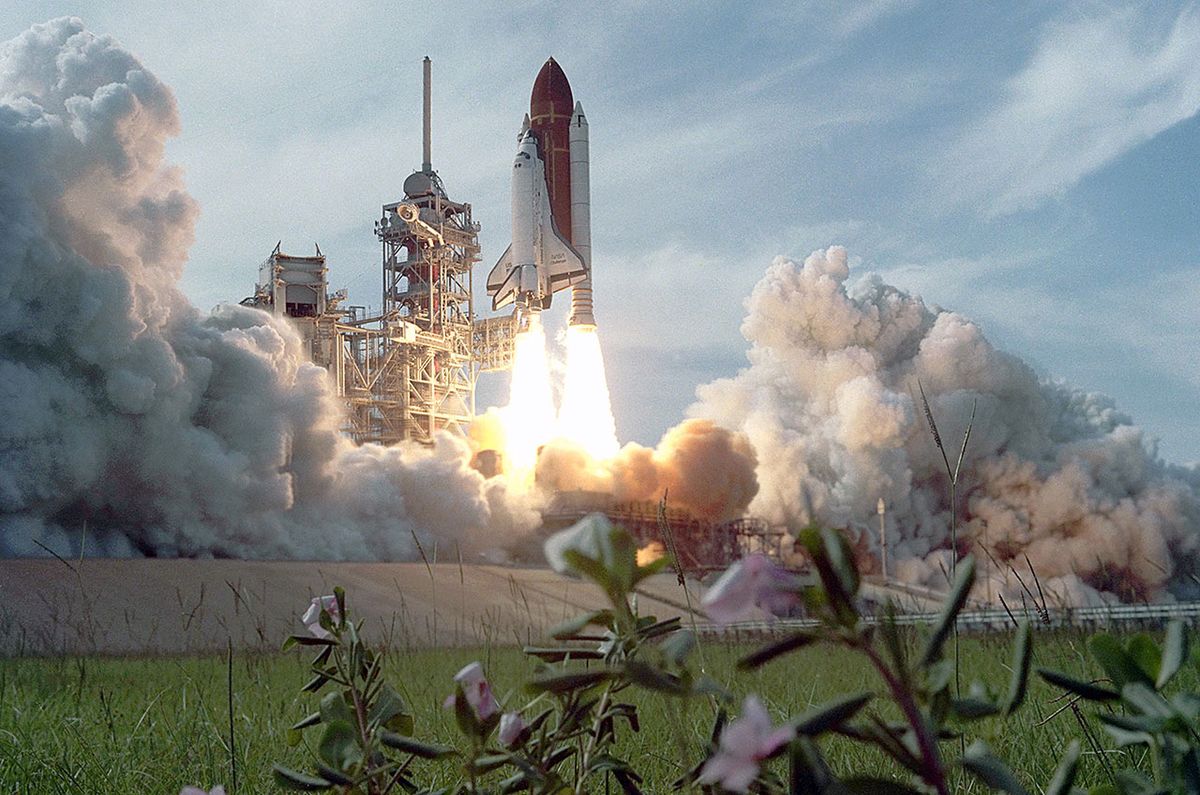 Test of World's Largest Solid Rocket Steeped in Space Shuttle History ...