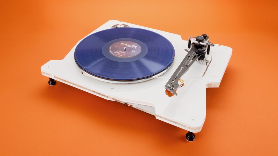 A gorgeous high-end turntable system that will delight for many years ...