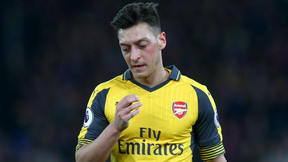 Ozil puts off contract talks to focus on rescuing Arsenal season ...