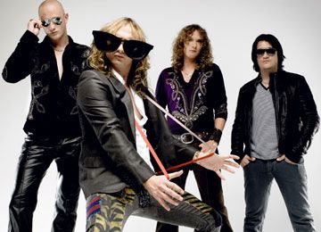 The Darkness Make Live Return, Debut New Songs | Guitar World