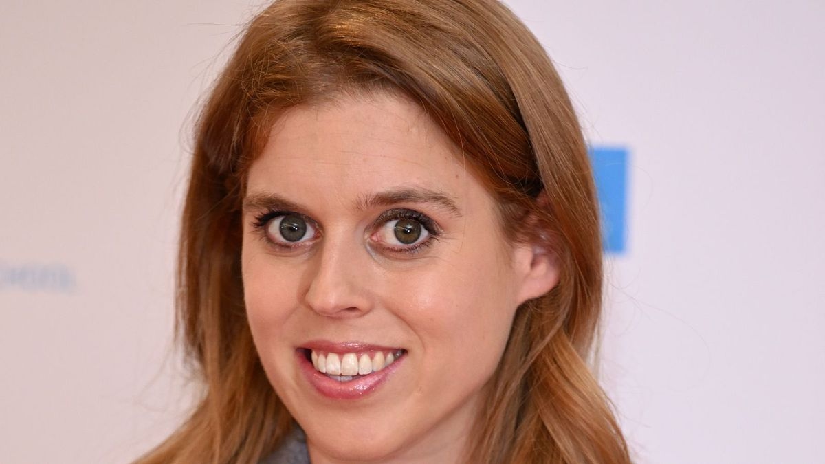 We're obsessed with Princess Beatrice's fresh white Zara jacket | Woman ...